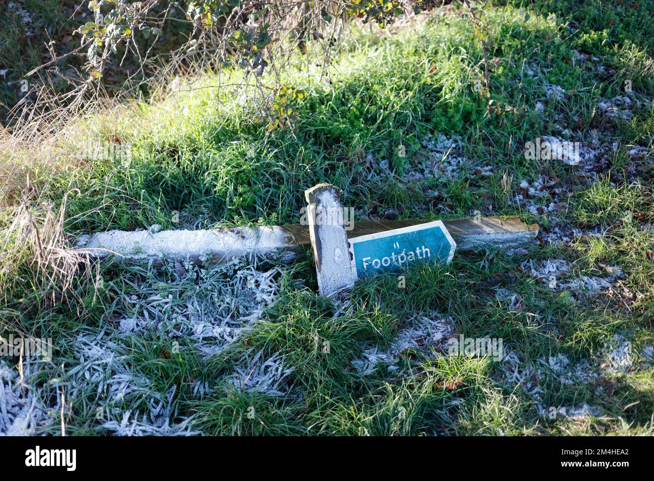 Damaged road sign hi-res stock photography and images - Alamy
