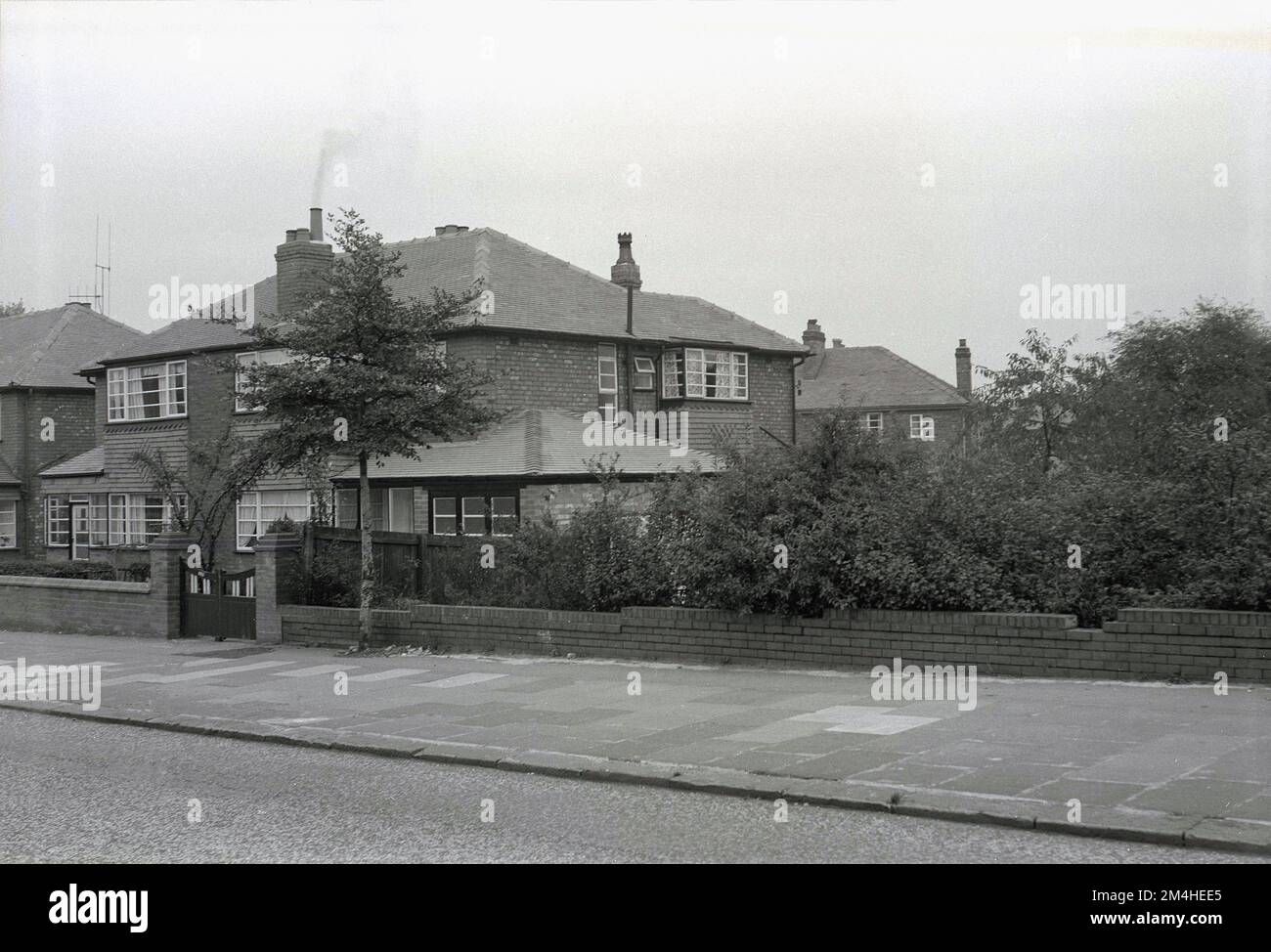 Suburban semi detached house 1950s hi-res stock photography and images ...