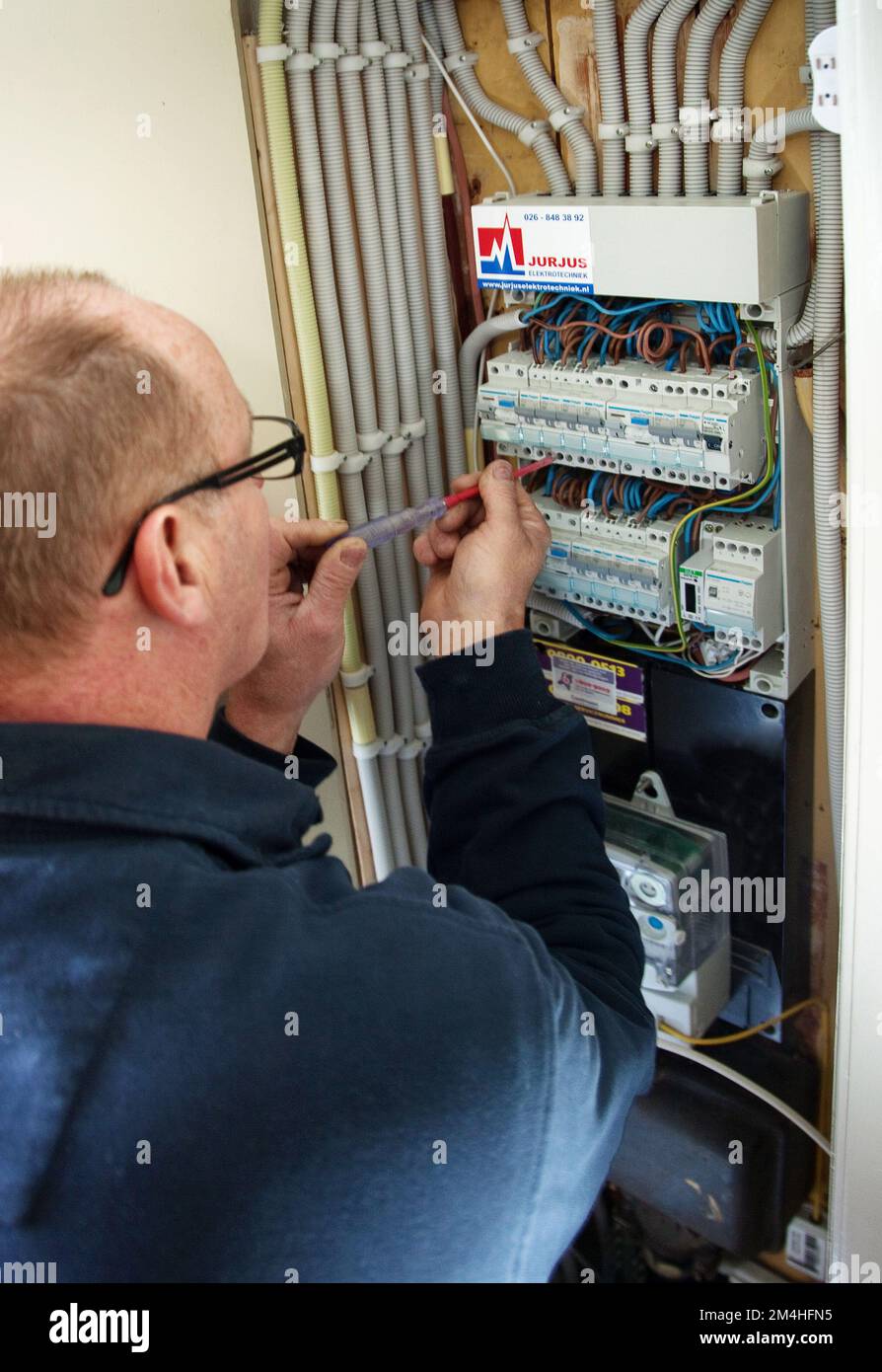Electricity meter installation hi-res stock photography and images - Alamy