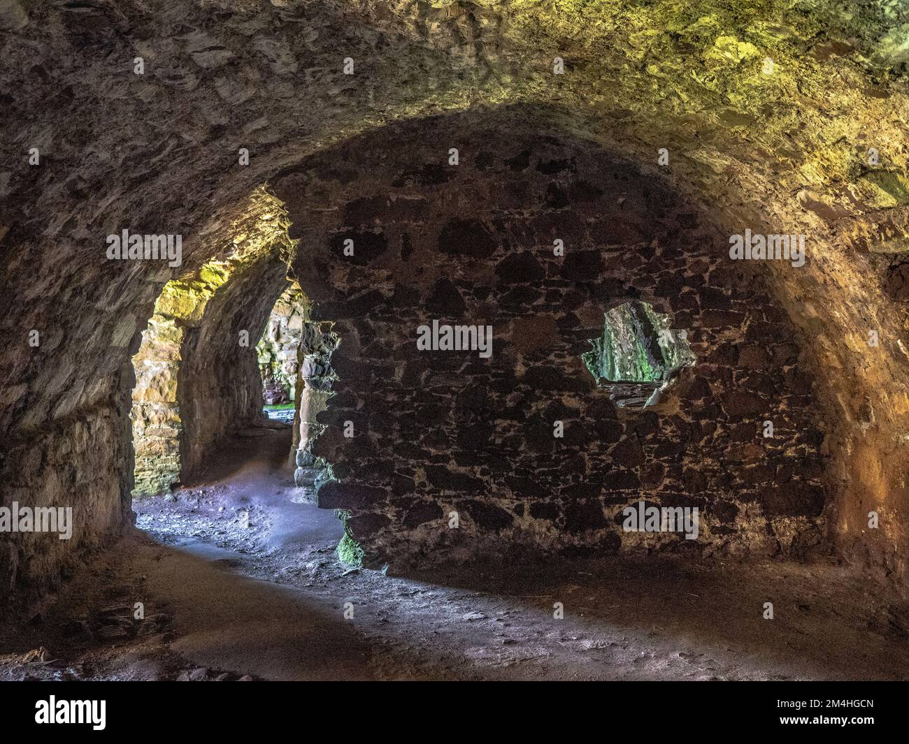 dunnottar castle interior Stock Photo - Alamy
