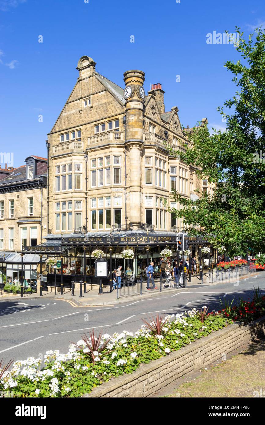 English town centre harrogate hi-res stock photography and images - Alamy