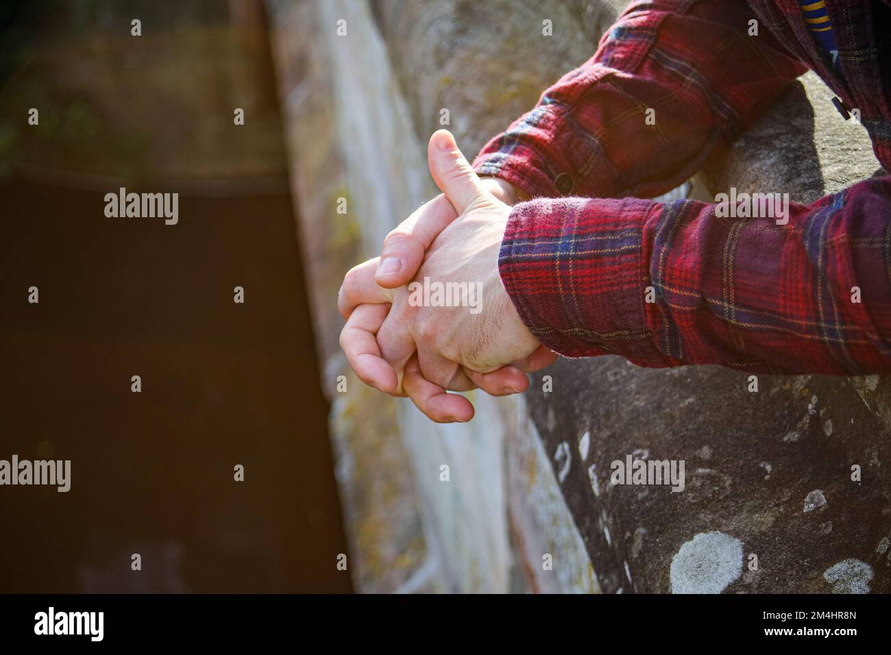 Sleeves over hands hi-res stock photography and images - Alamy