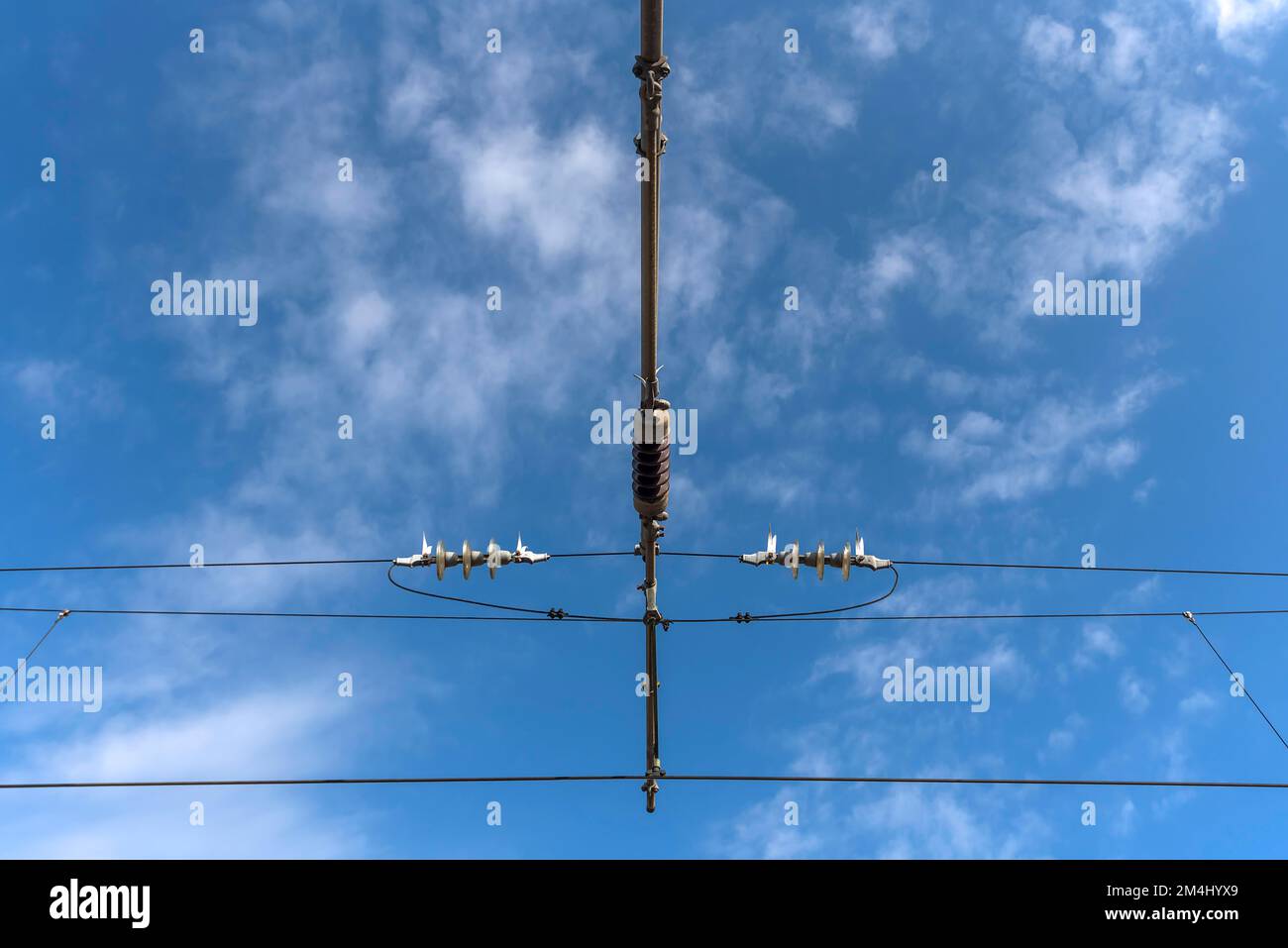 Detail of the overhead line of the Deutsche Bahn, blue sky, Bavaria ...