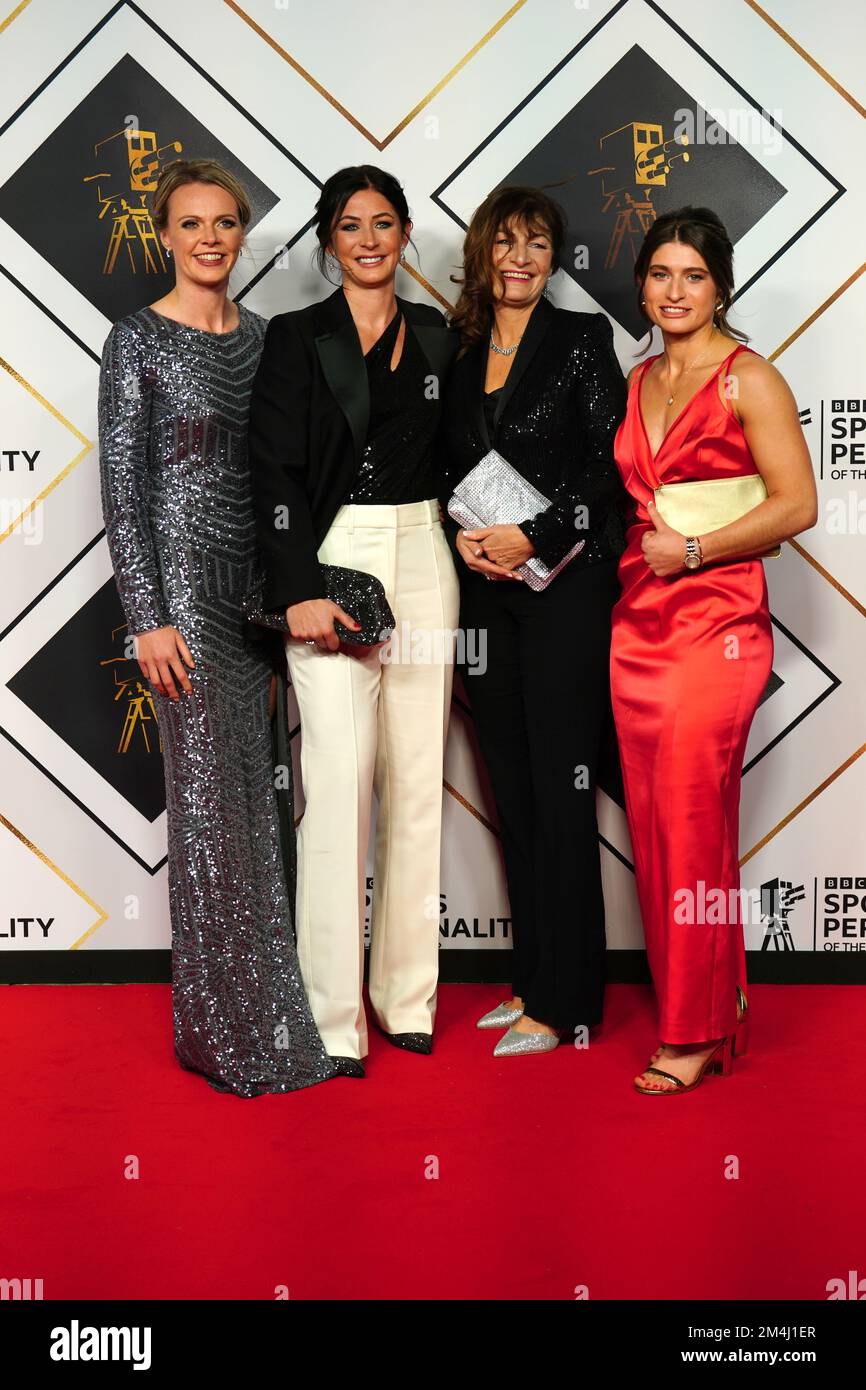 Eve Muirhead (centre left), Lin Muirhead (centre right), Katie ...
