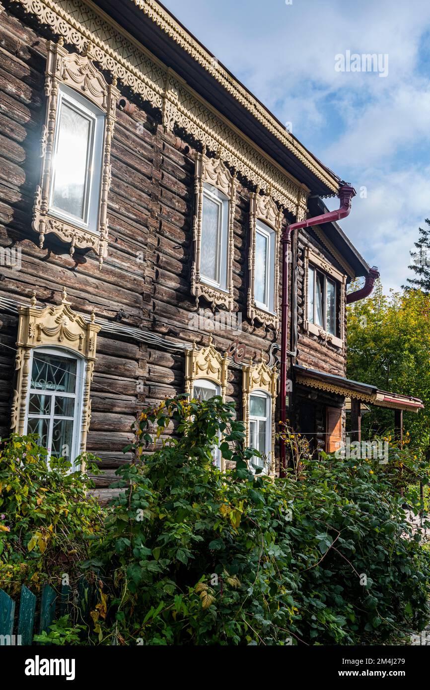 Tomsk old wooden house hi-res stock photography and images - Alamy