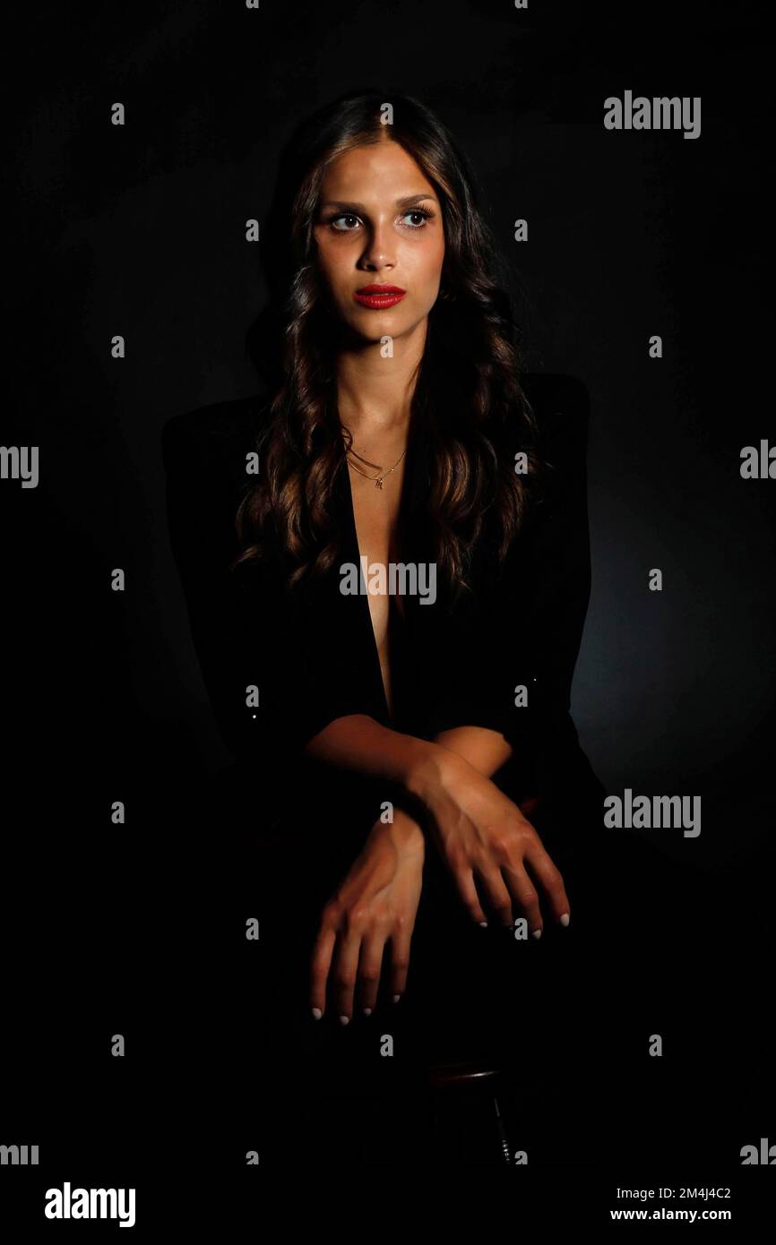 Long hair red lips hi-res stock photography and images - Alamy