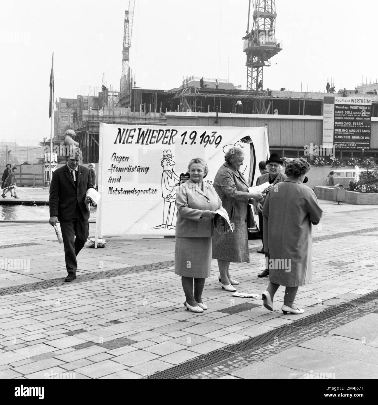 The anti-war day celebrated by trade unions and other democratic ...