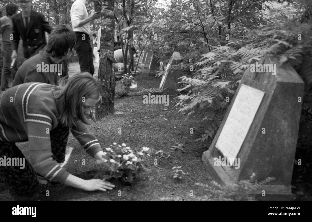 1970 flower Black and White Stock Photos & Images - Alamy