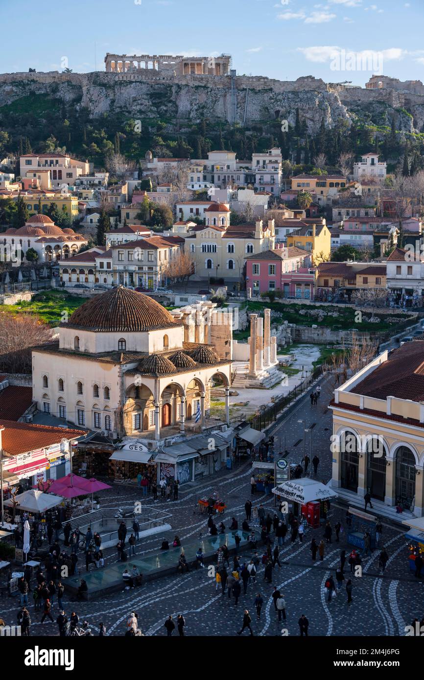 View of the Old Town of Athens, Tzisdarakis Mosque and Acropolis ...