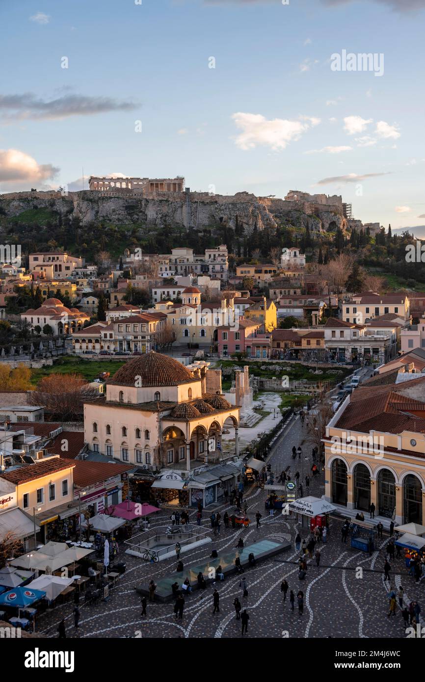 View of the Old Town of Athens, Tzisdarakis Mosque and Acropolis ...