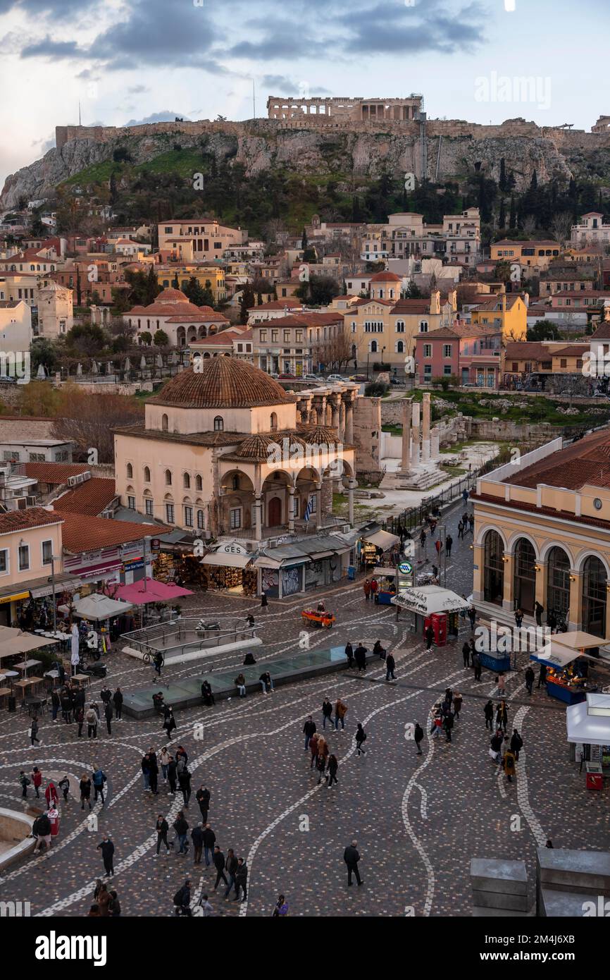View of the Old Town of Athens, Tzisdarakis Mosque and Acropolis ...