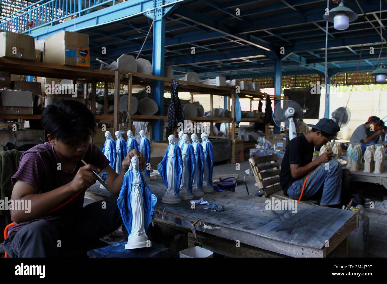 Craftsmen make final touches on spiritual sculptures in Bantul, Special ...