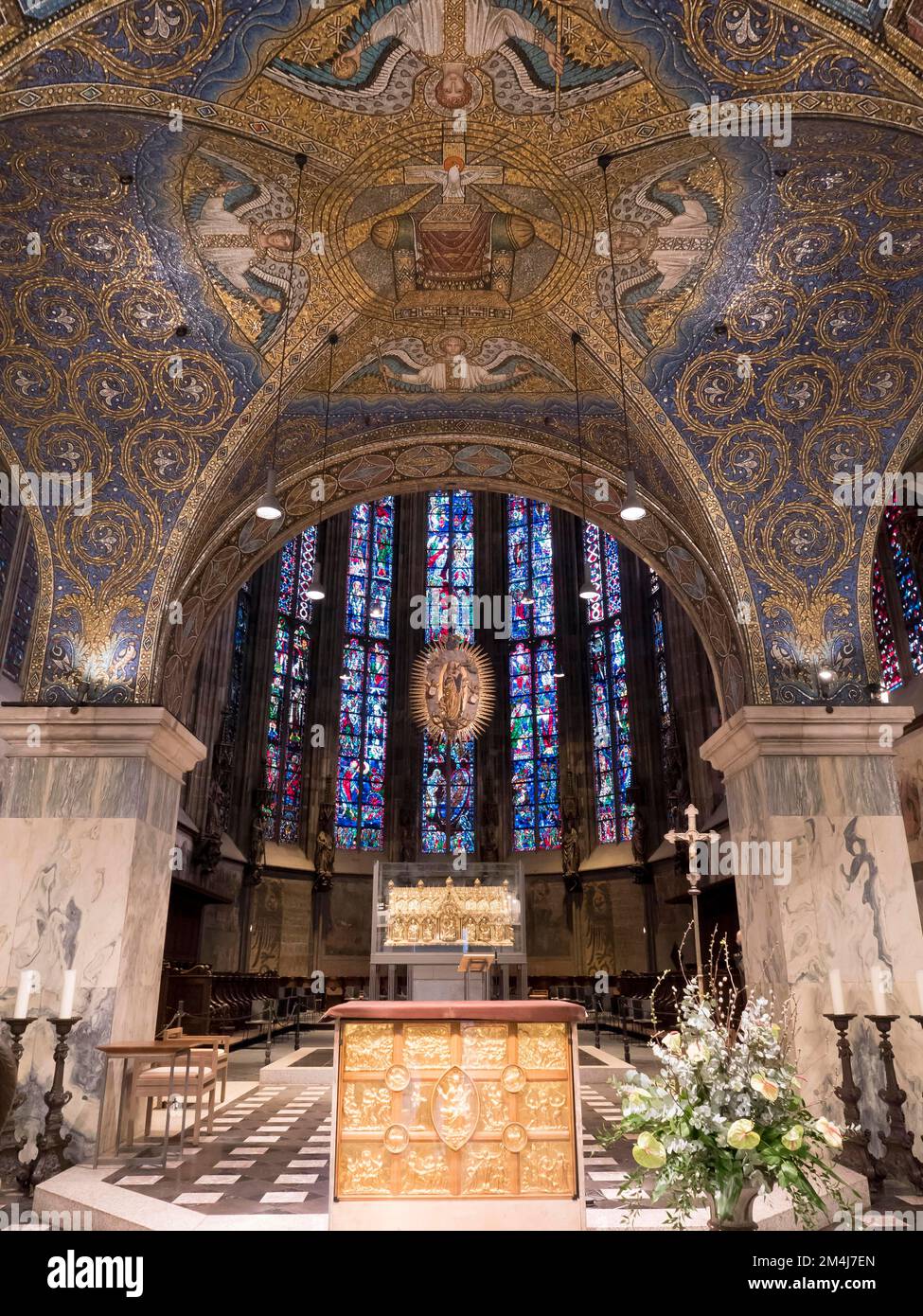 Magnificent interior in the UNESCO World Heritage Aachen Cathedral ...