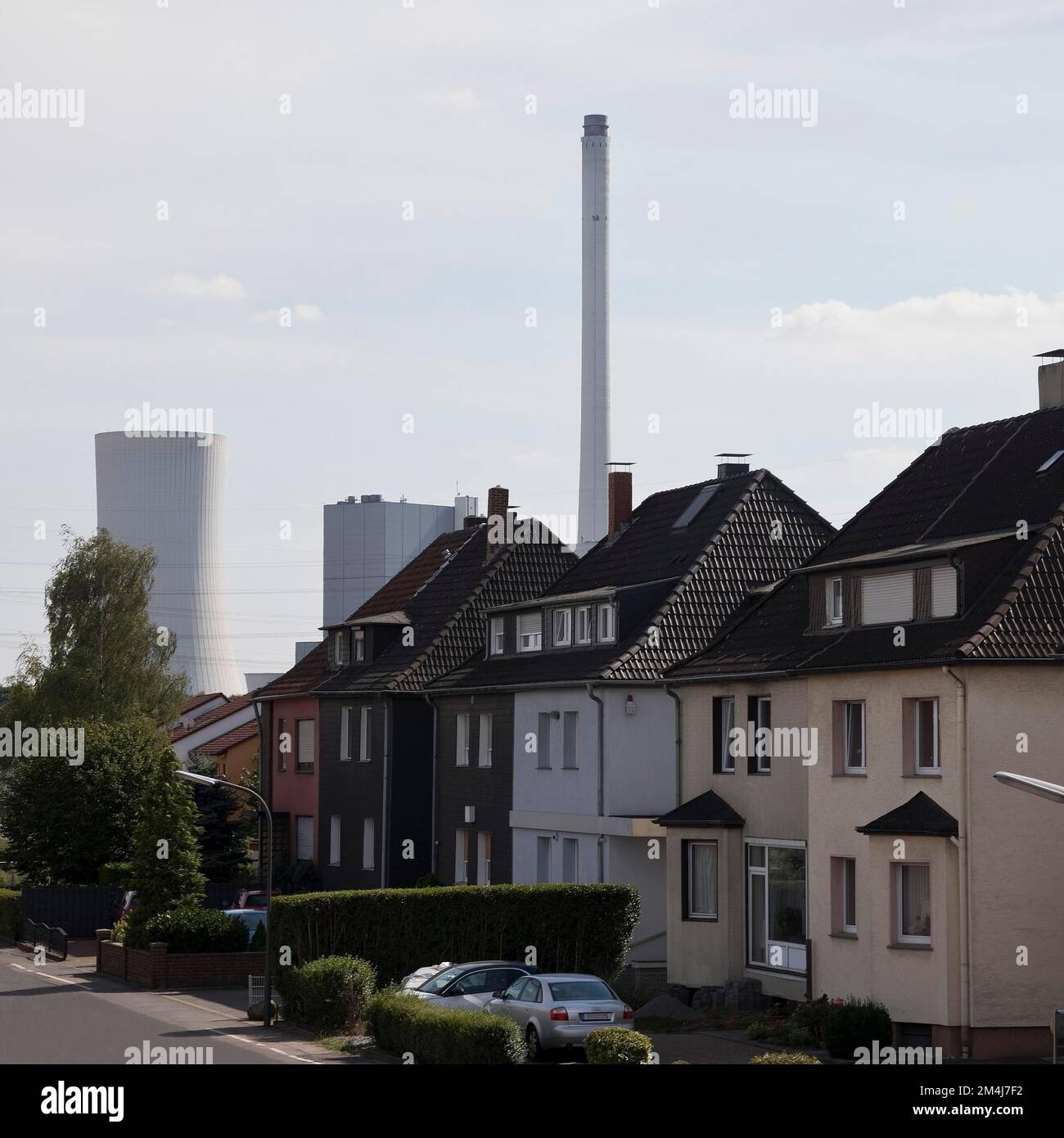Residential buildings in front of the Herne power plant, a coal-fired ...