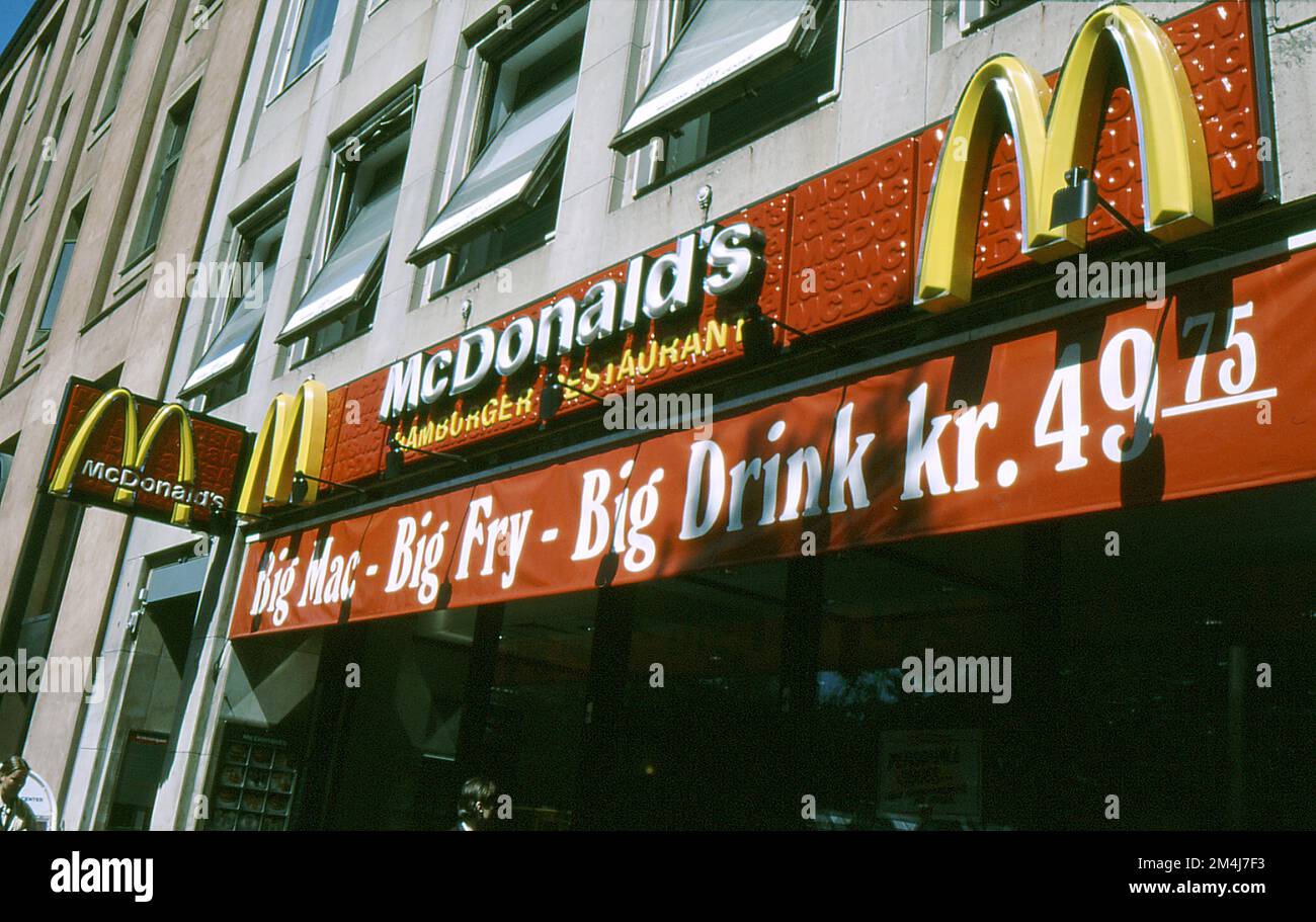 Mcdonakds burger hi-res stock photography and images - Alamy