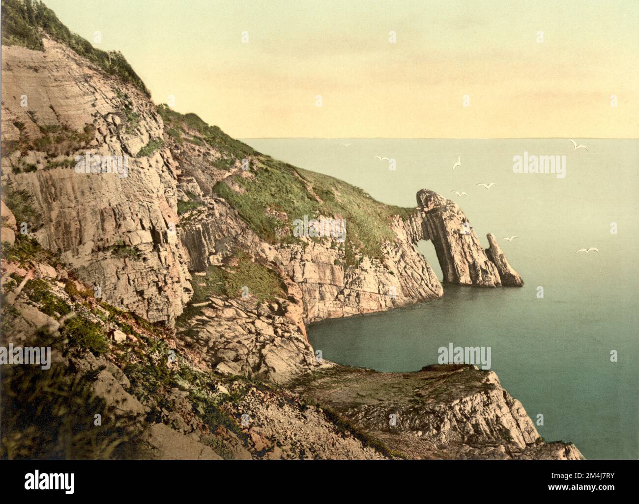 1890 ca , DEVON , ENGLAND , GREAT BRITAIN : The NATURAL ARCH , near ...