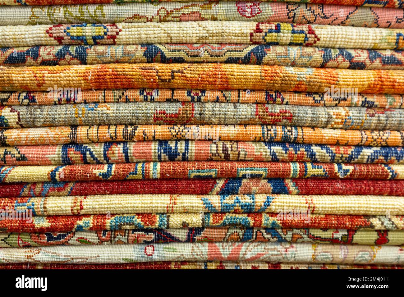 Regular pattern with horizontal stripes, given by a series of stacked ...