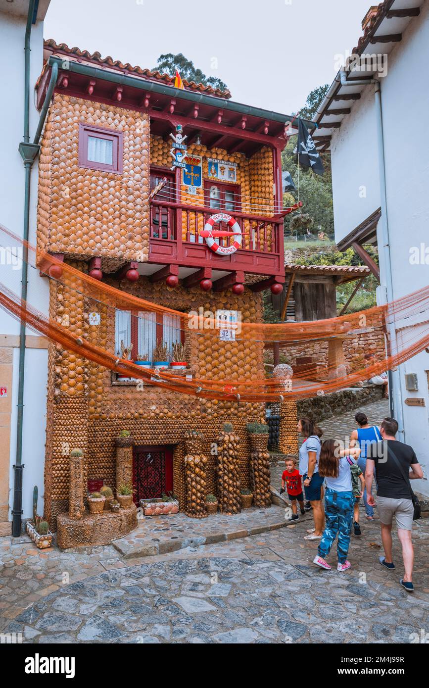 Casa de las Conchas - Shell's house, in the San Roque neighborhood, is ...