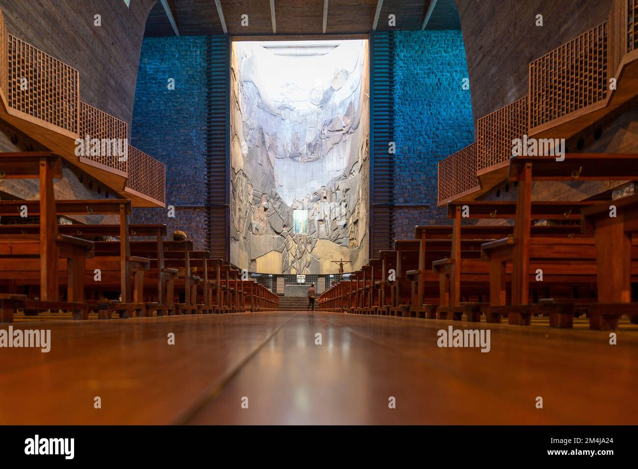 Nave and altar. Decoration of the apse and altarpiece by Lucio Muñoz ...