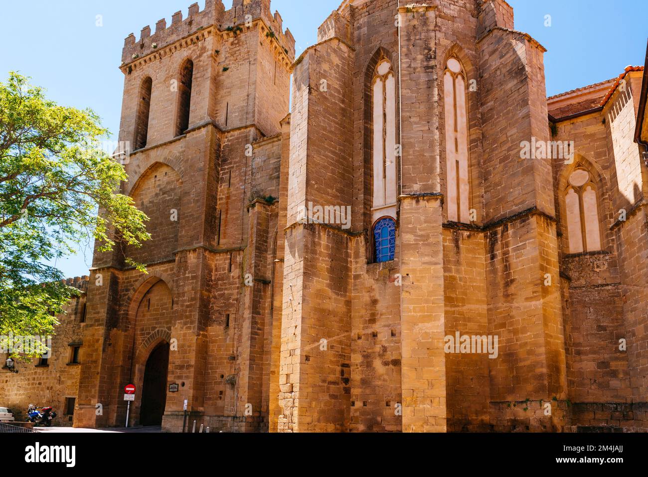 San Juan Gate, one of the entrances to the walled town. Laguardia ...