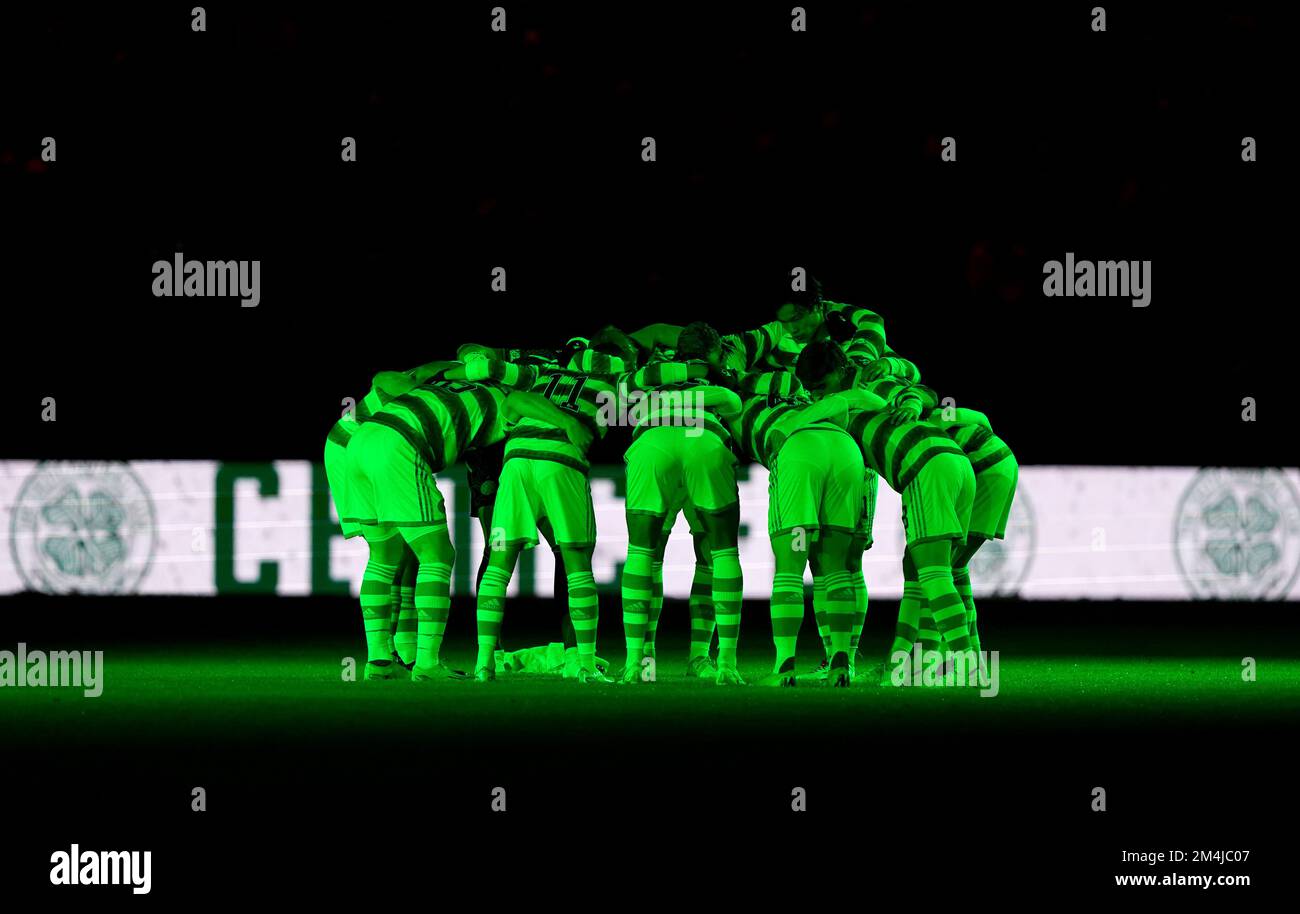 The celtic team huddle hi-res stock photography and images - Alamy
