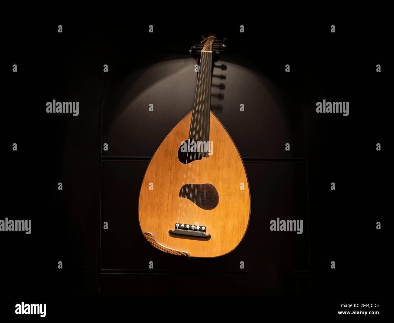 The oud against a black background Stock Photo - Alamy
