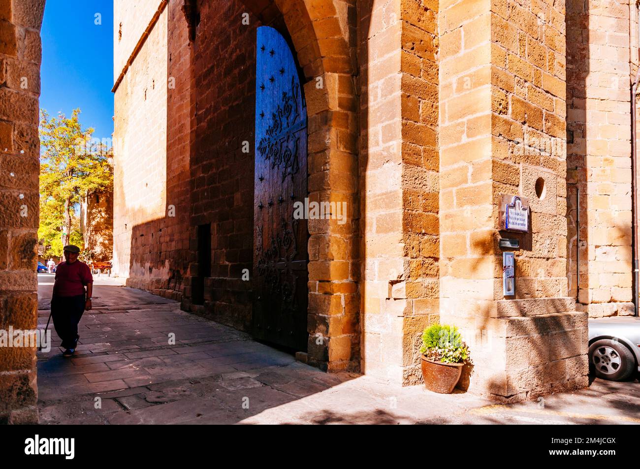 San Juan Gate, one of the entrances to the walled town. Laguardia ...