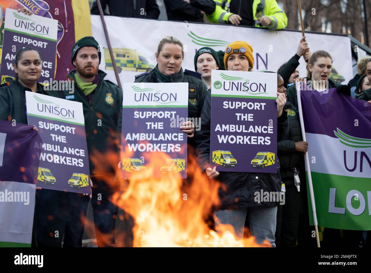 Call handlers hi-res stock photography and images - Alamy