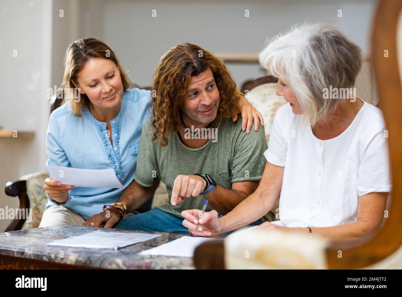 Talking sofa list hi-res stock photography and images - Alamy