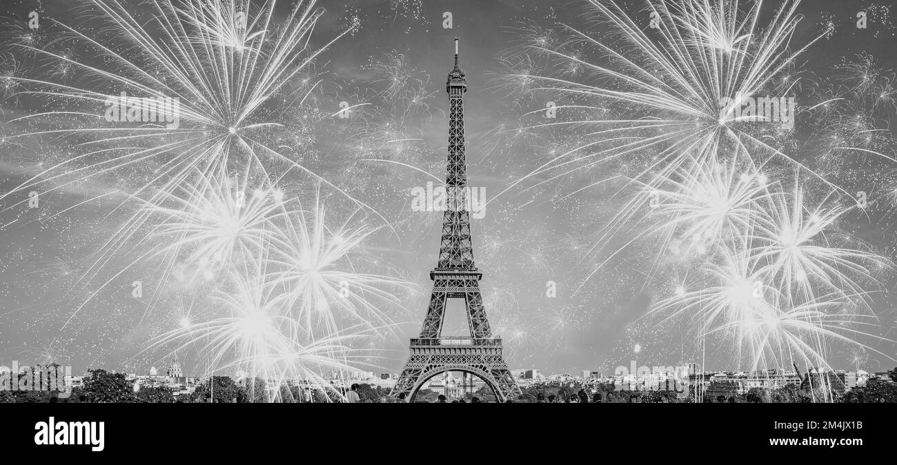 fireworks over the Eiffel tower New Year in Paris Stock Photo - Alamy