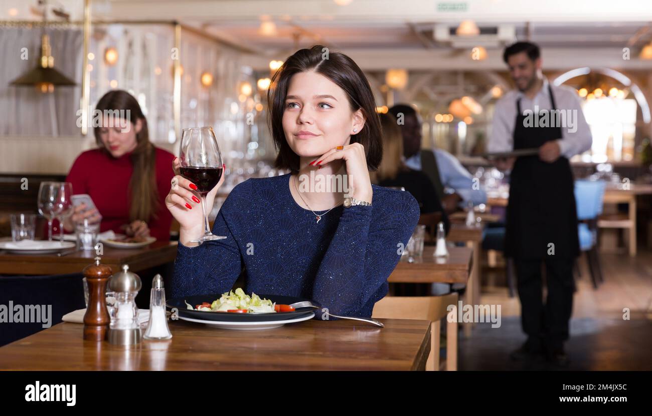Dining alone hi-res stock photography and images - Alamy