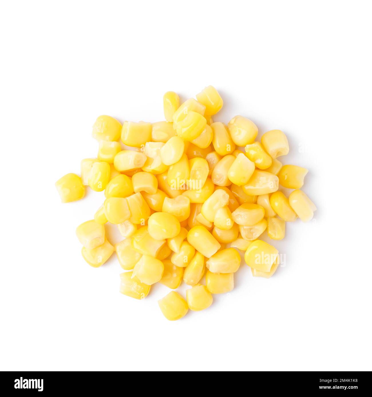 Heap of corn kernels isolated on white background Stock Photo - Alamy