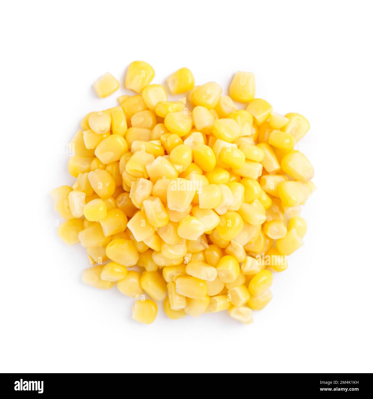 Heap of corn kernels isolated on white background Stock Photo - Alamy