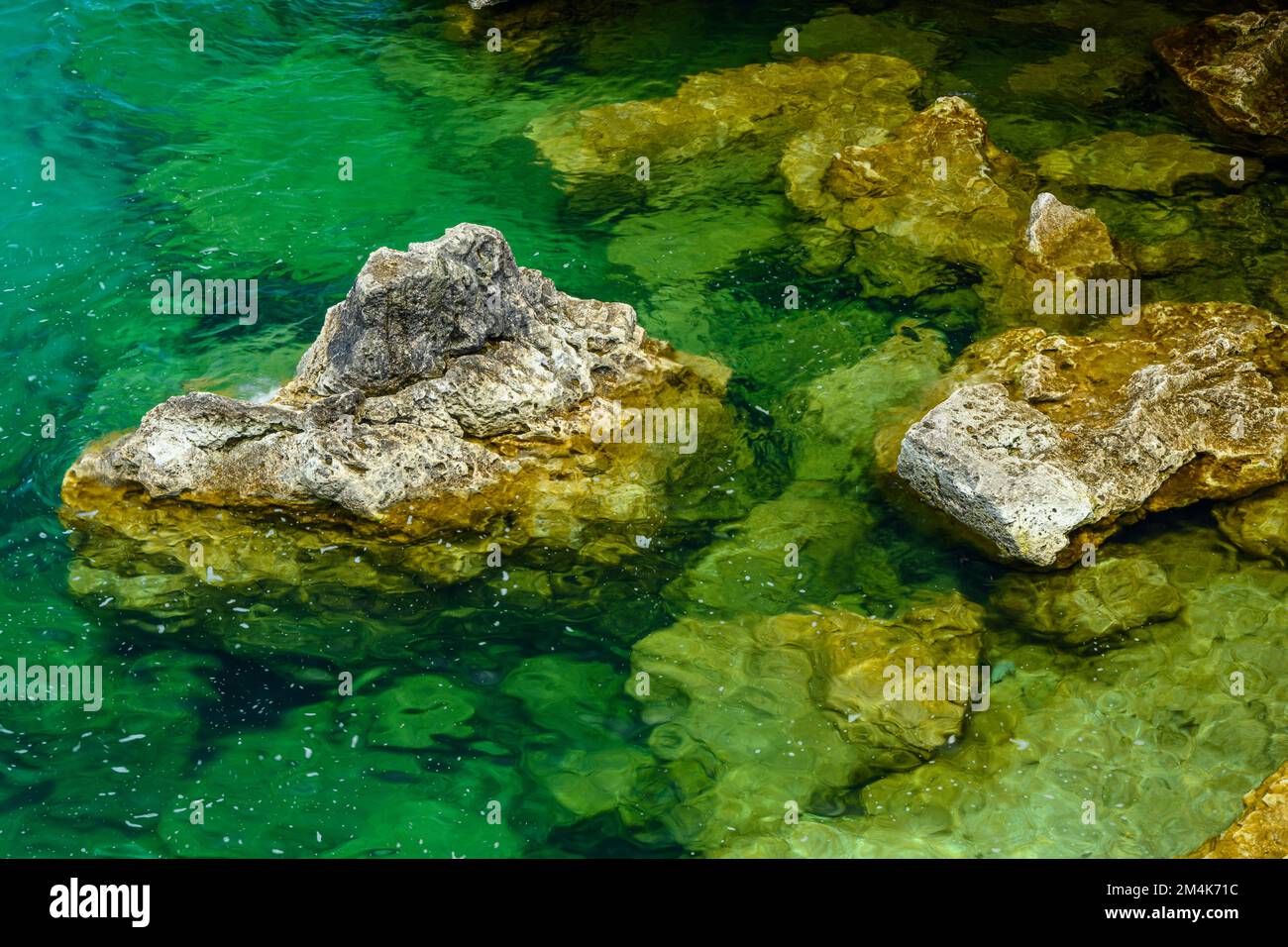 Lake Huron shoreline at the Grotto cave, Bruce Peninsula National Park ...