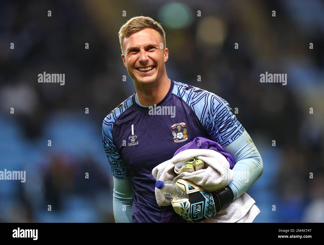Coventry City goalkeeper Simon Moore before the Sky Bet Championship at ...