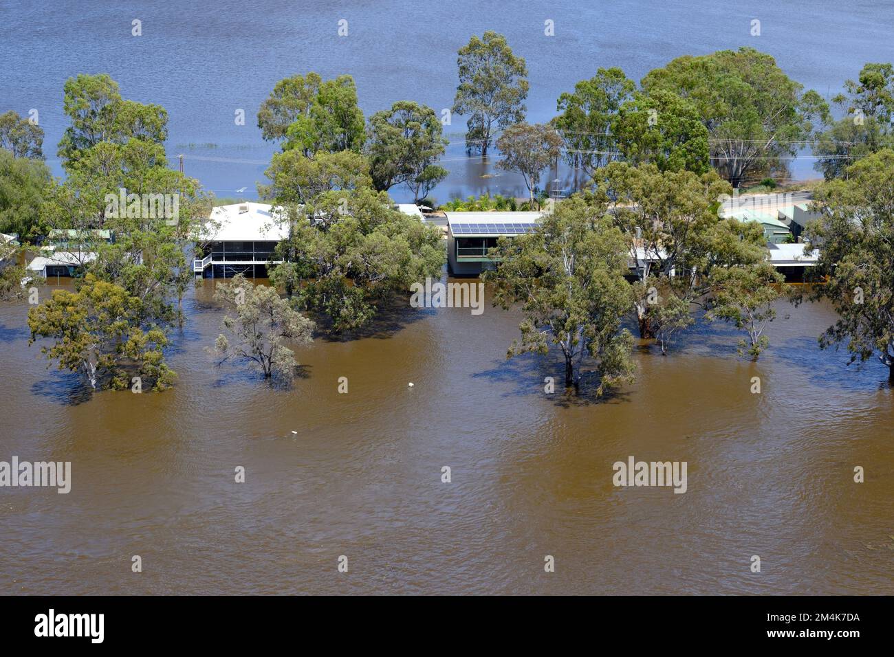 Flooded houses at Walker's Flat in South Australia during the flooding ...