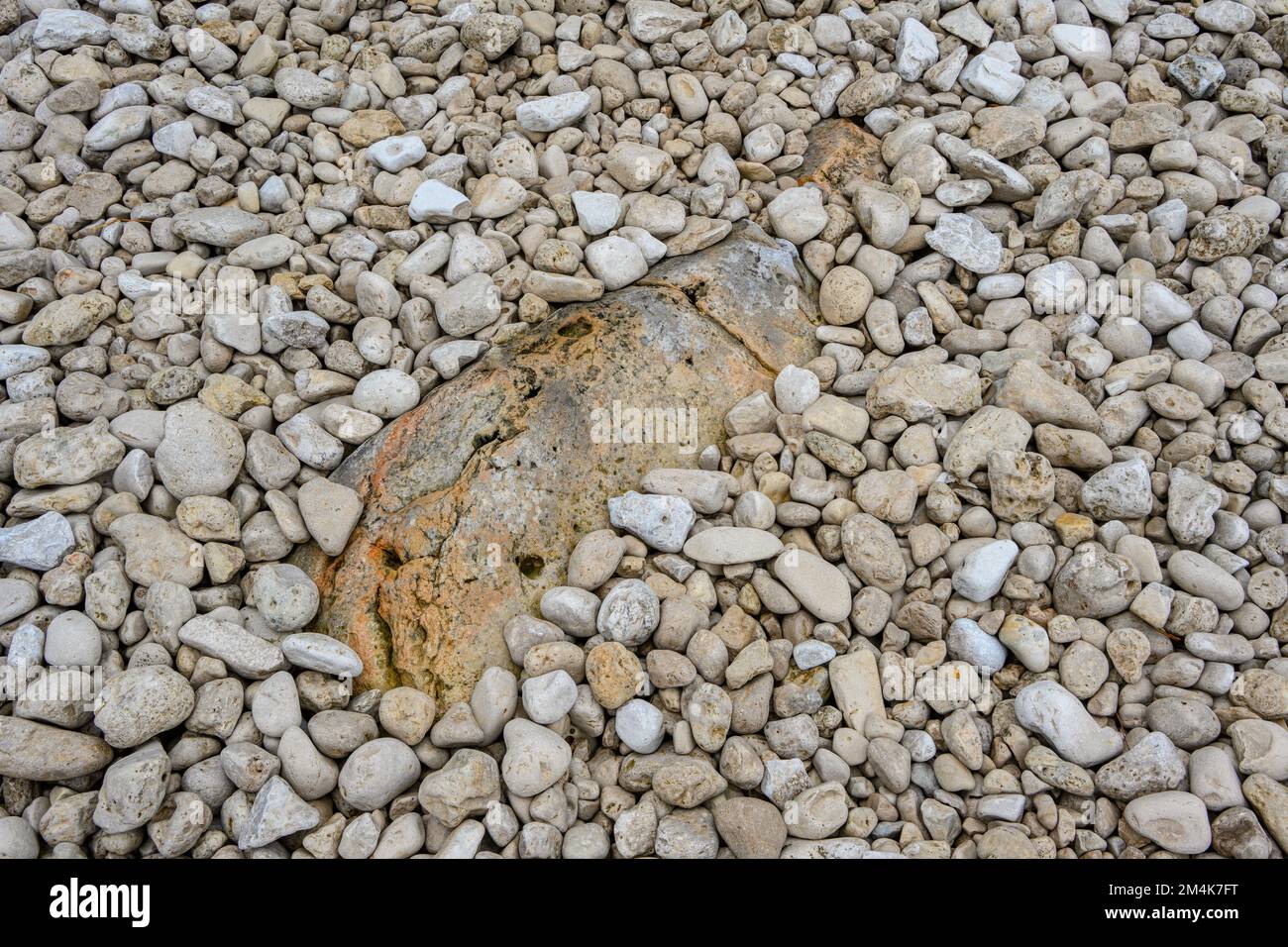 Limestone rock shoreline at Little Cove, Bruce Peninsula National Park ...
