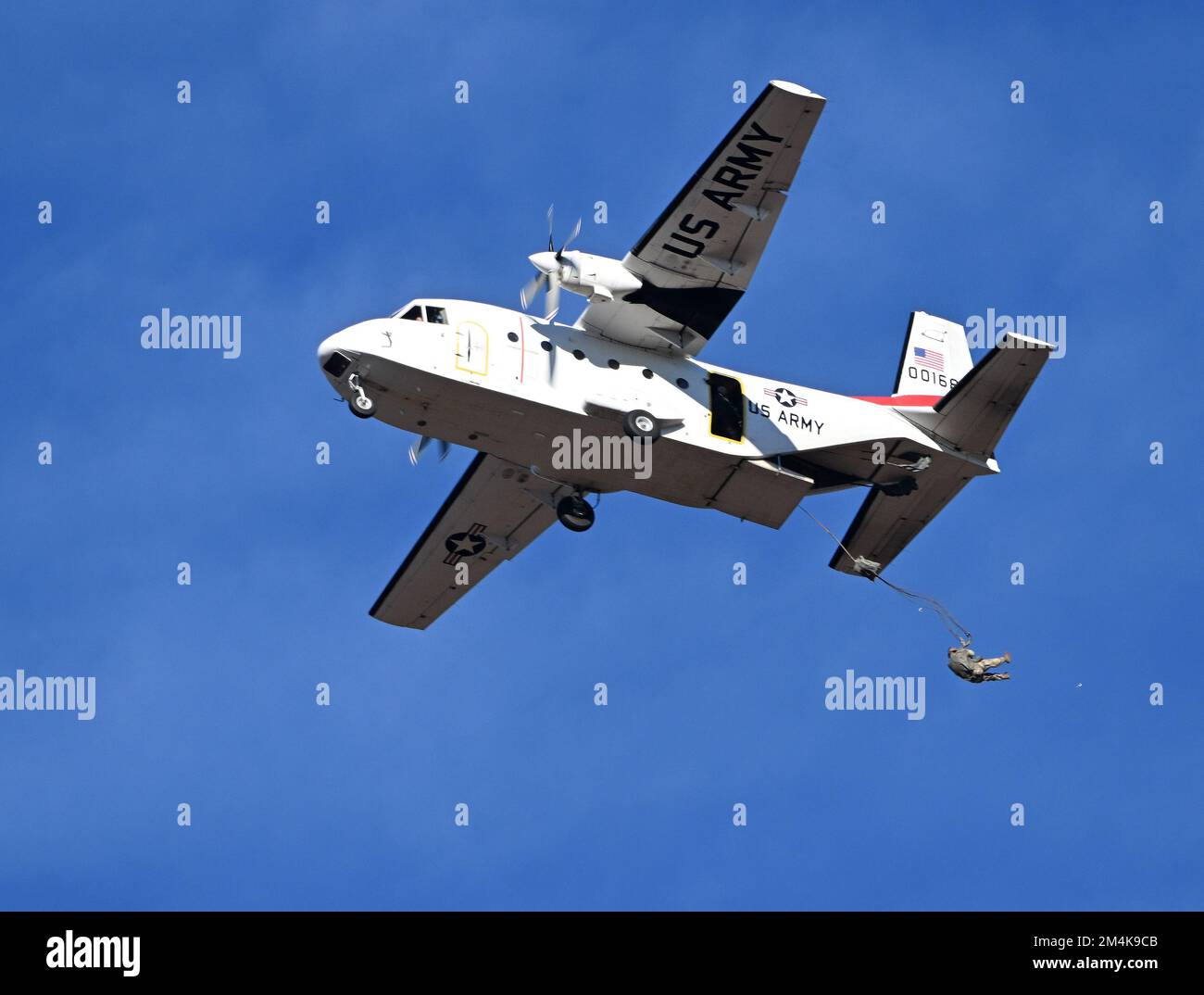 A Soldier from the U.S. Army John F. Kennedy Special Warfare Center and ...