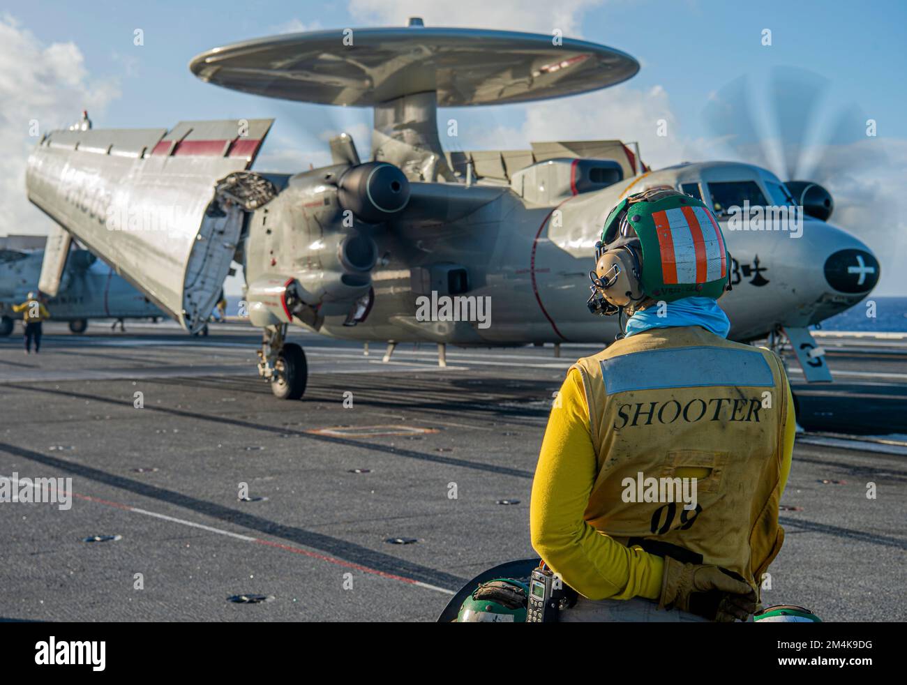 221220-N-DU622-1135 PACIFIC OCEAN (Dec. 20, 2022) An E-2C Hawkeye from ...