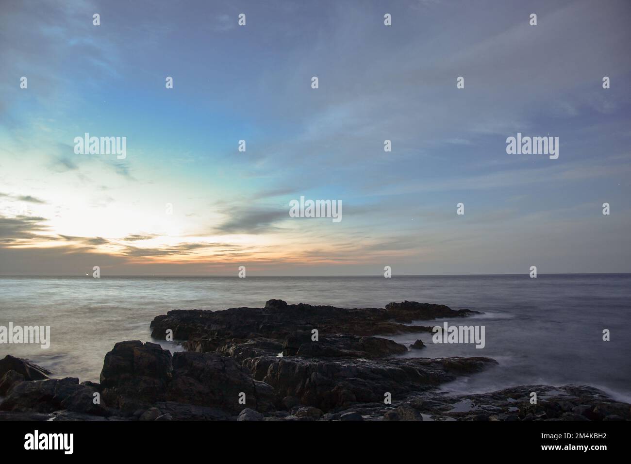 Horizon twilight hi-res stock photography and images - Alamy