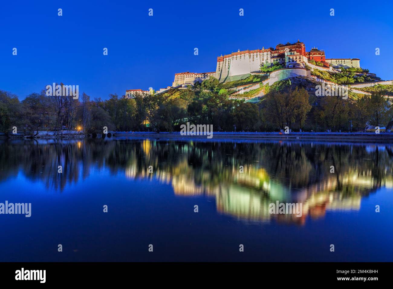 (FILE) The ancient palace complex: Potala Palace, Lhasa, Tibet, China ...