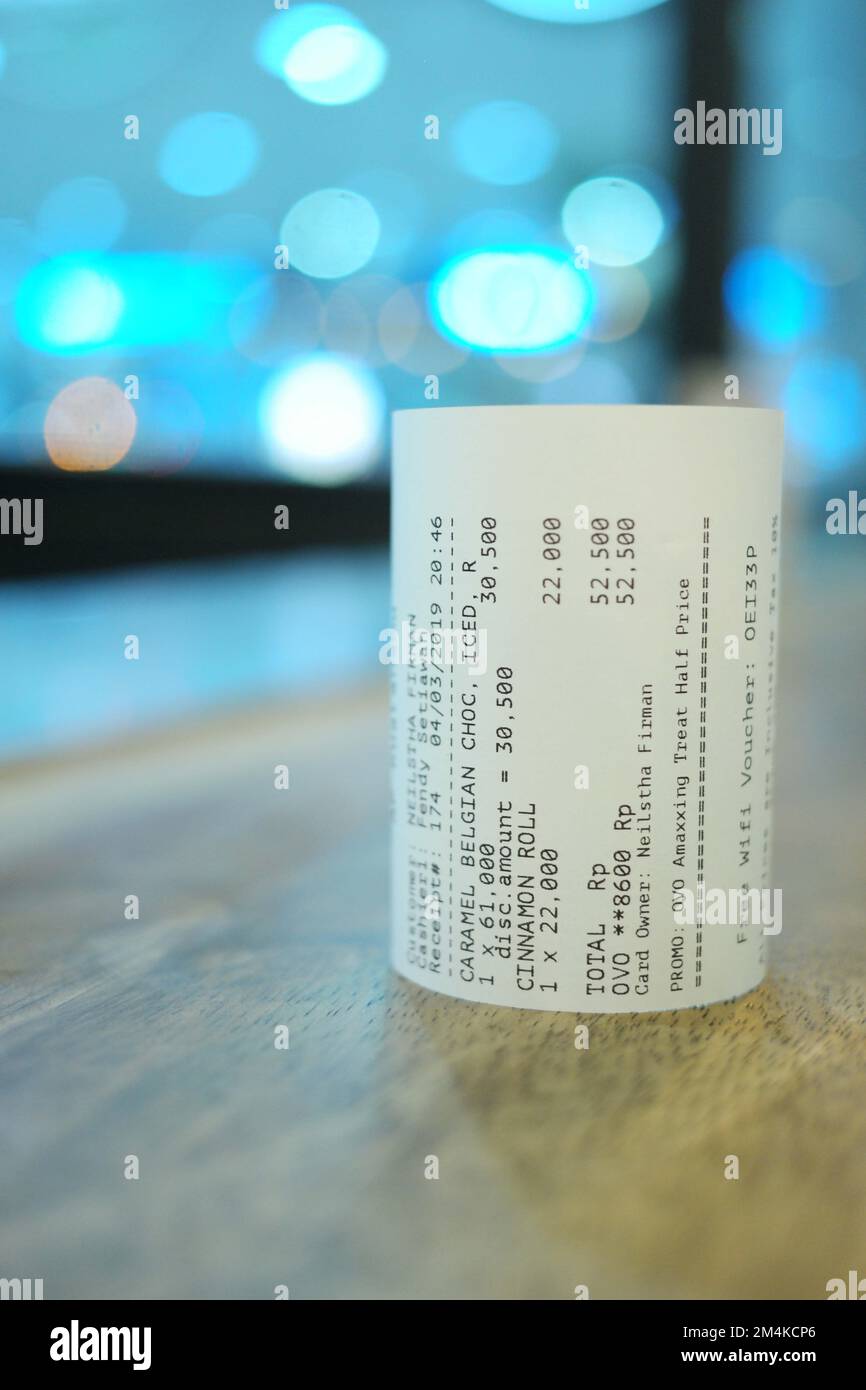 Grocery store receipt hi-res stock photography and images - Alamy