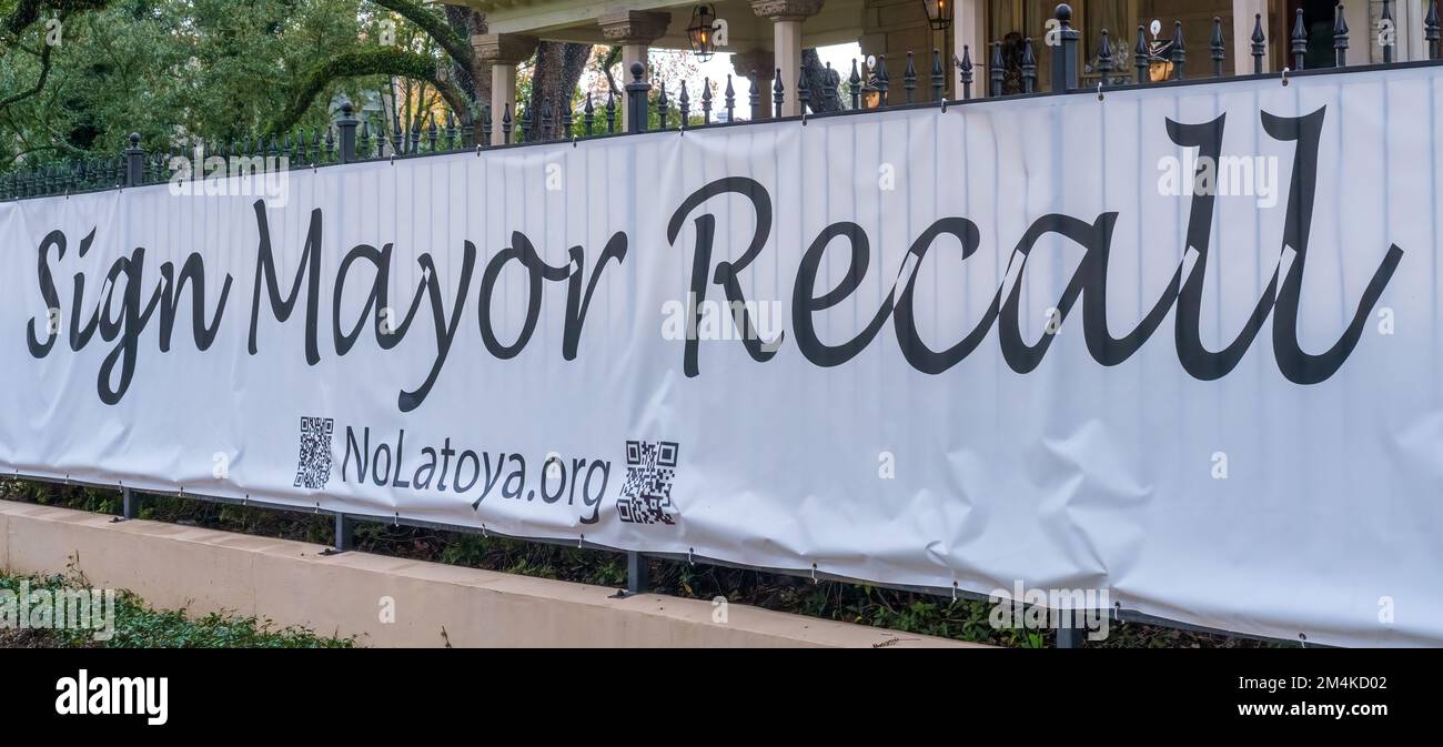 NEW ORLEANS, LA, USA - DECEMBER 20, 2022: "Sign Mayor Recall" banner on ...