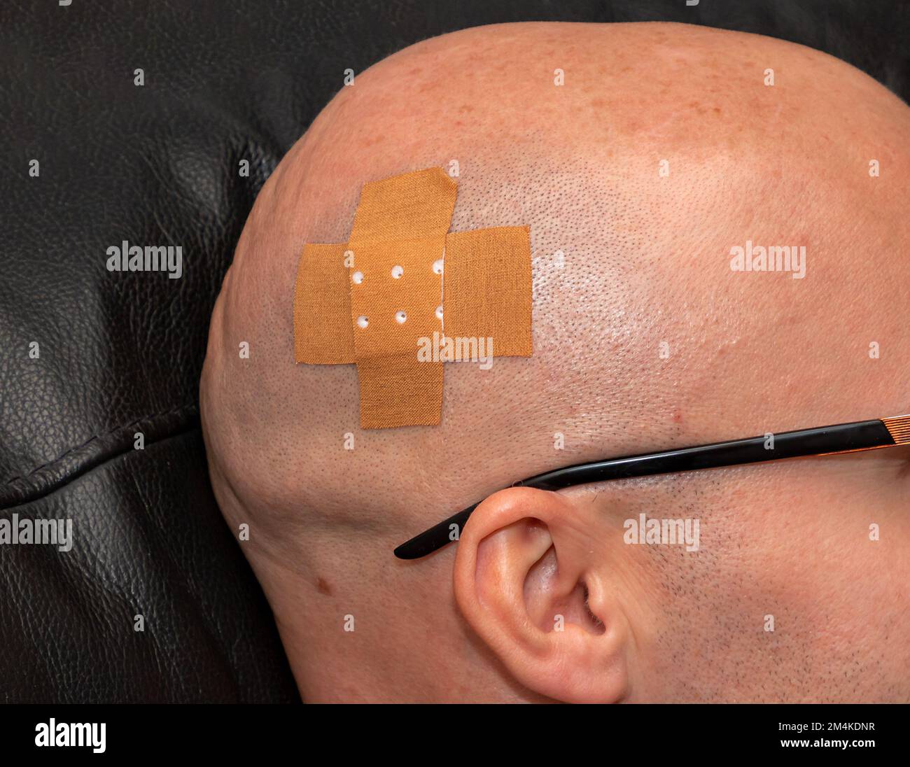 Male with bandage hi-res stock photography and images - Alamy