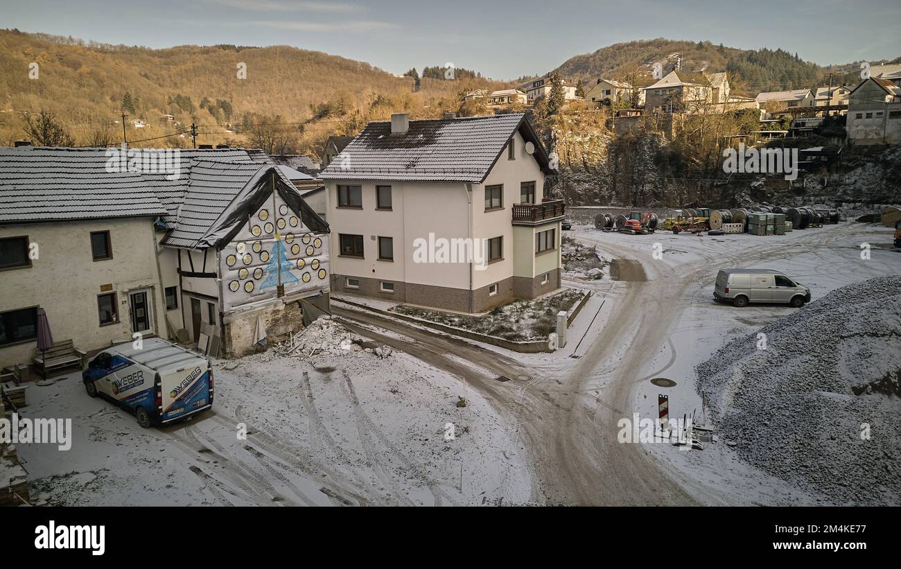 Schuld, Germany. 15th Dec, 2022. A Christmas tree was painted on the ...
