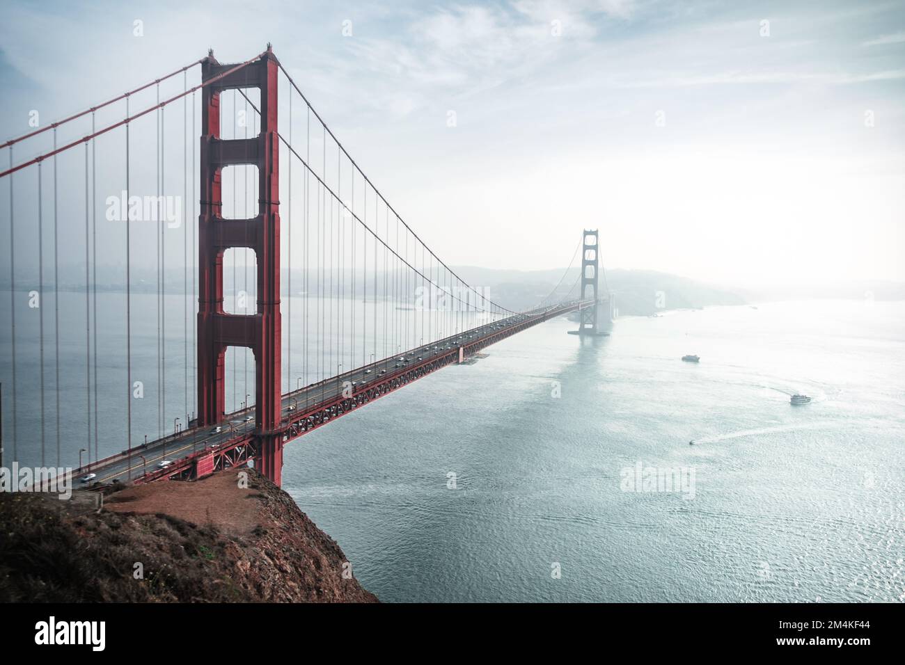 A beautiful scene of the Golden Gate Bridge connecting San Francisco ...