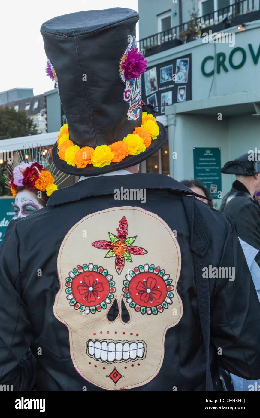 Costume detail showing skull hi-res stock photography and images - Alamy
