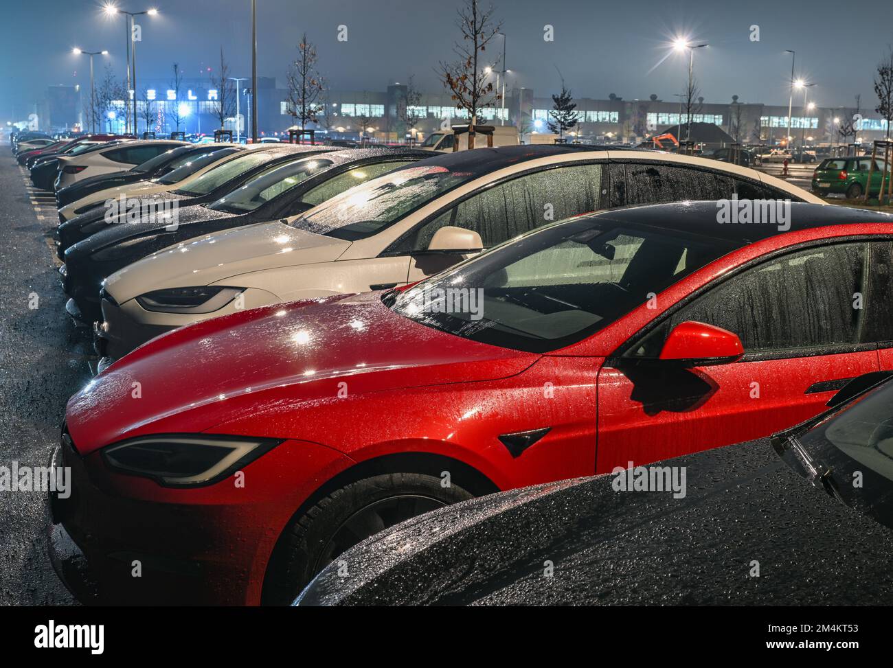 22 December 2022, Brandenburg, Grünheide: Electric vehicles of the ...