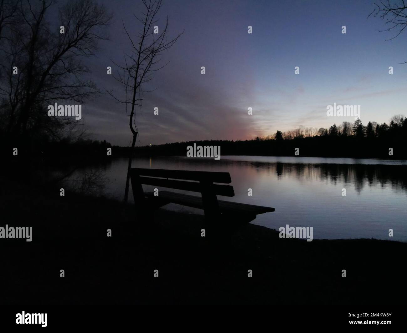 Bench by a river hi-res stock photography and images - Alamy