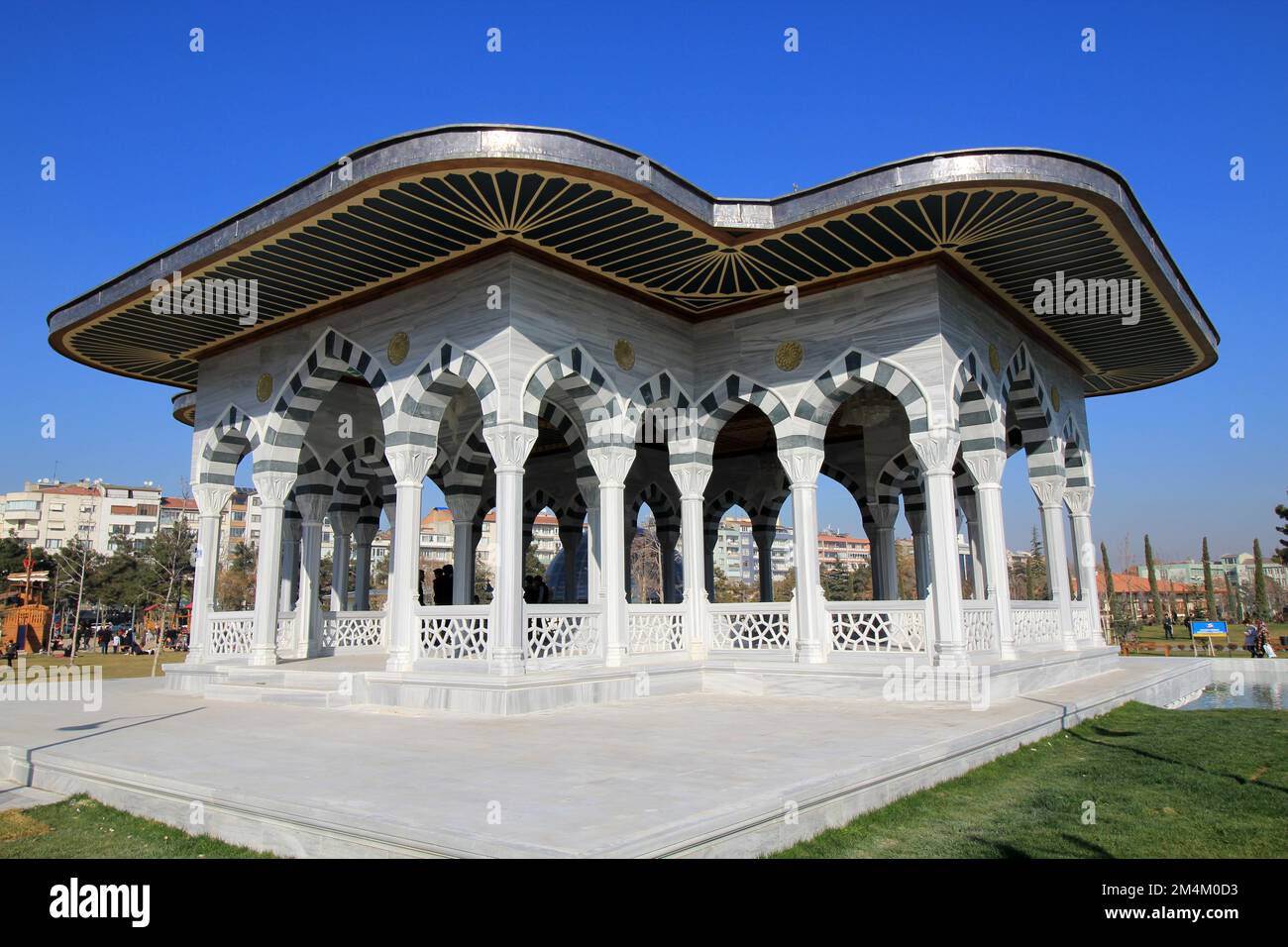 Heritage garden arbor hi-res stock photography and images - Alamy